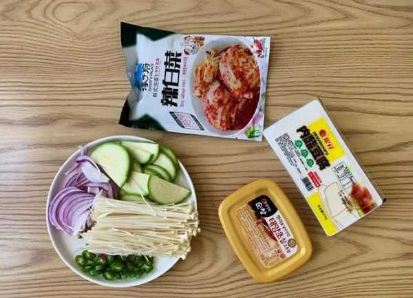 韩式泡菜豆腐汤怎么做_泡菜豆腐汤热量高吗-第2张图片-山城妙识