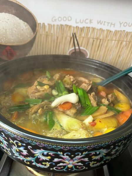 腊鸡炖萝卜怎么做_腊鸡炖萝卜要焯水吗-第1张图片-山城妙识