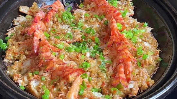 蒜蓉粉丝蒸开边虾怎么做_蒜蓉粉丝蒸开边虾蒸多久-第1张图片-山城妙识