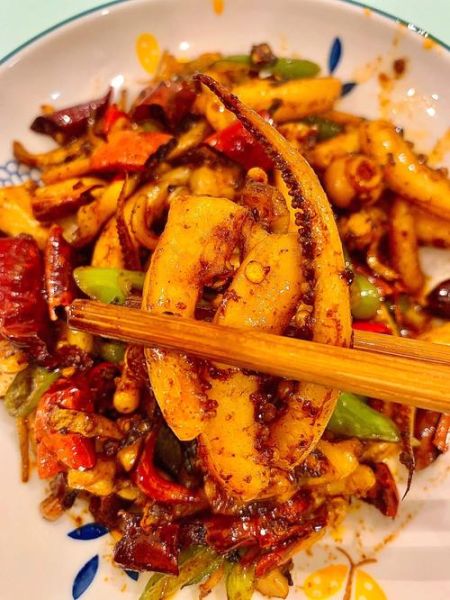 辣炒鱿鱼须怎么炒才嫩_辣炒鱿鱼须焯水多久-第2张图片-山城妙识 辣炒鱿鱼须怎么炒才嫩_辣炒鱿鱼须焯水多久-第2张图片-山城妙识