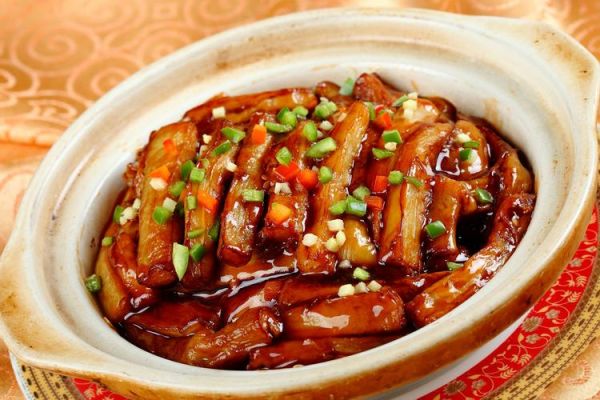 鱼香茄子煲怎么做_家常做法步骤-第1张图片-山城妙识