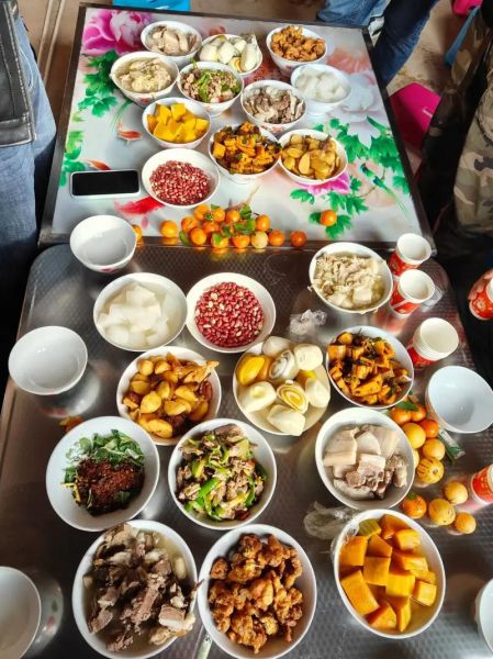 云南杀猪饭八大碗有哪些_怎么做才正宗-第3张图片-山城妙识