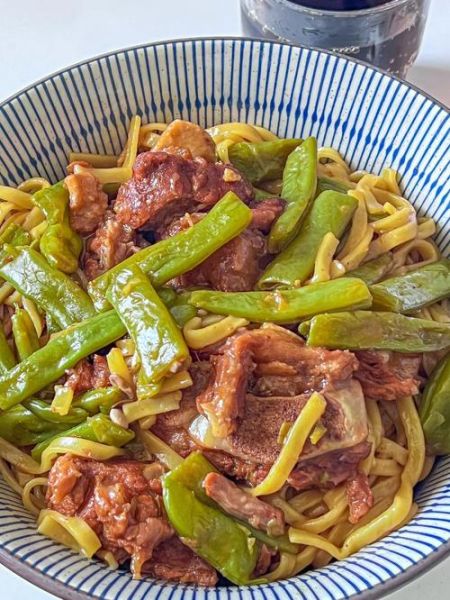 排骨焖面怎么做_排骨焖面用哪种面条-第3张图片-山城妙识