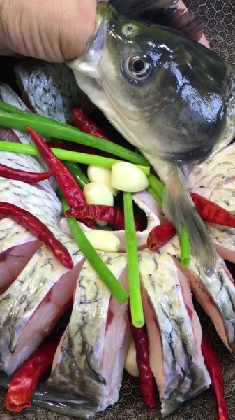 草鱼豆腐怎么做好吃_草鱼豆腐的做法大全-第3张图片-山城妙识