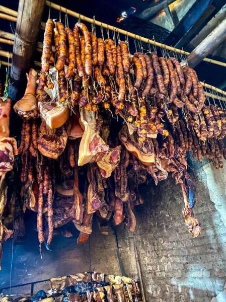 正宗熏腊肉怎么腌制_腊肉腌制多久才能熏-第1张图片-山城妙识