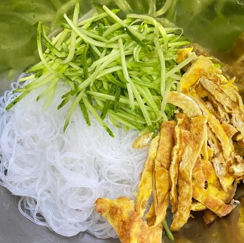 凉拌大头菜粉丝怎么做好吃_大头菜粉丝凉拌技巧-第1张图片-山城妙识