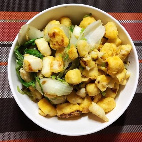 葱花鸡蛋炒馒头的家常做法_隔夜馒头怎么炒才松软-第1张图片-山城妙识 葱花鸡蛋炒馒头的家常做法_隔夜馒头怎么炒才松软-第1张图片-山城妙识