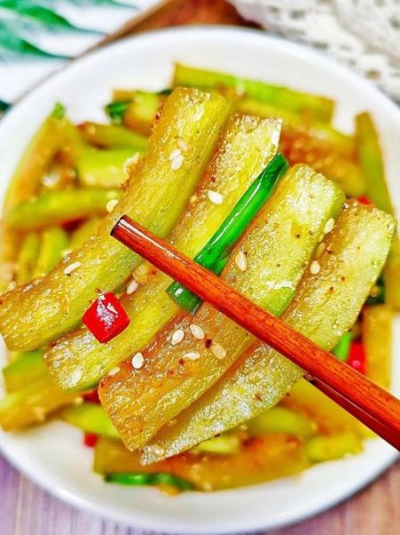 凉拌西瓜皮的功效与作用_西瓜皮凉拌能减肥吗-第3张图片-山城妙识