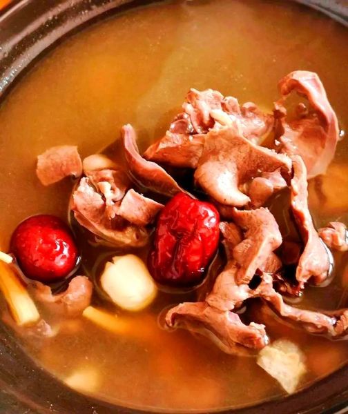 猪心炖什么补气补血_猪心炖汤补血补气搭配-第3张图片-山城妙识 猪心炖什么补气补血_猪心炖汤补血补气搭配-第3张图片-山城妙识