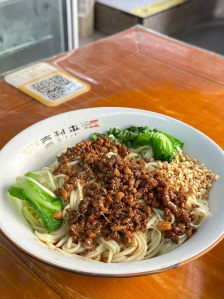 素炸酱面怎么做_素炸酱面热量高吗-第1张图片-山城妙识