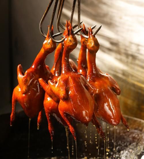 广式脆皮乳鸽怎么做_乳鸽皮脆肉嫩秘诀-第1张图片-山城妙识