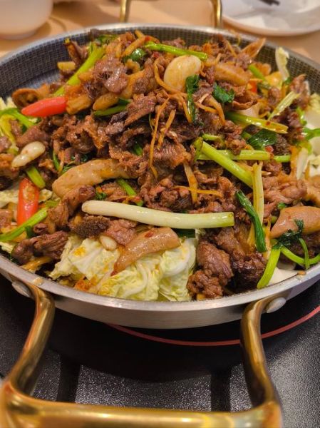 干锅牛肉火锅怎么做_干锅牛肉火锅和火锅区别-第1张图片-山城妙识