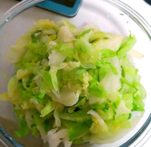 凉拌圆白菜怎么做好吃_圆白菜焯水几分钟才脆-第3张图片-山城妙识