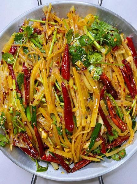 凉拌土豆丝怎么调好吃_凉拌土豆丝调料比例-第1张图片-山城妙识