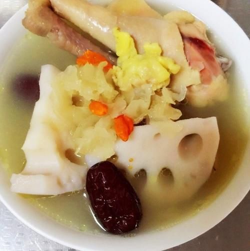 莲藕煲鸭汤的做法_莲藕煲鸭汤的功效-第3张图片-山城妙识