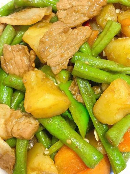 土豆豆角炖肉怎么做_土豆豆角炖肉的家常做法-第2张图片-山城妙识