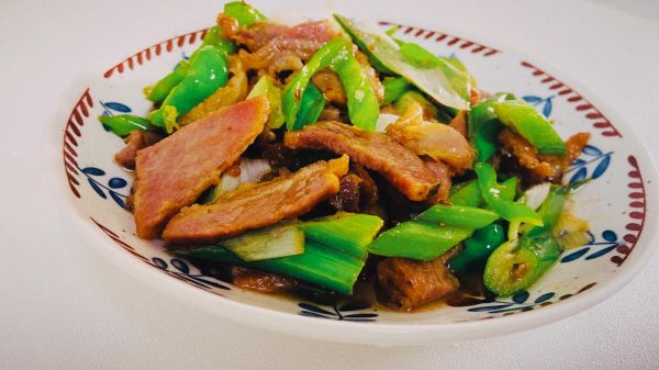咸肉炒什么菜好吃_咸肉炒菜经典搭配-第1张图片-山城妙识 咸肉炒什么菜好吃_咸肉炒菜经典搭配-第1张图片-山城妙识