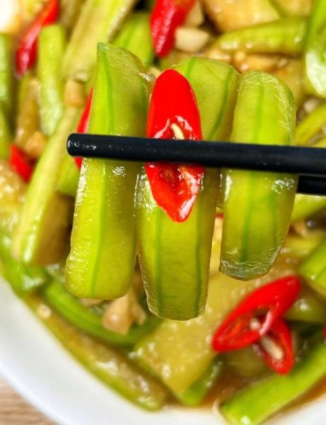 凉拌丝瓜怎么做_凉拌丝瓜需要焯水吗-第2张图片-山城妙识