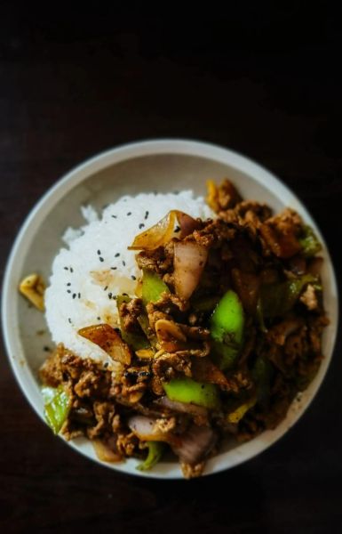 小炒牛肉盖浇饭怎么做_正宗湘味做法揭秘-第3张图片-山城妙识