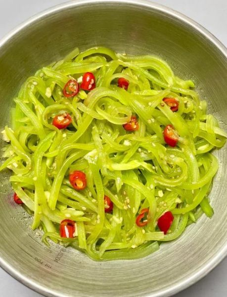 凉拌莴笋丝的热量是多少_减脂期能吃吗-第2张图片-山城妙识