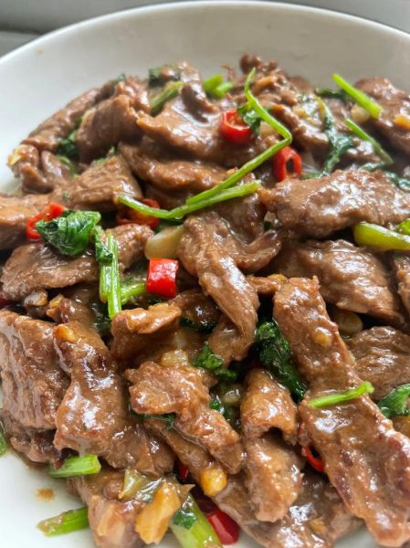 牛肉片怎么炒才嫩_家常牛肉片做法大全-第1张图片-山城妙识