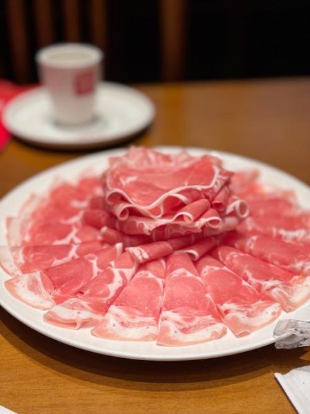 涮羊肉哪个部位最好吃_涮羊肉最嫩的部位是哪里-第1张图片-山城妙识