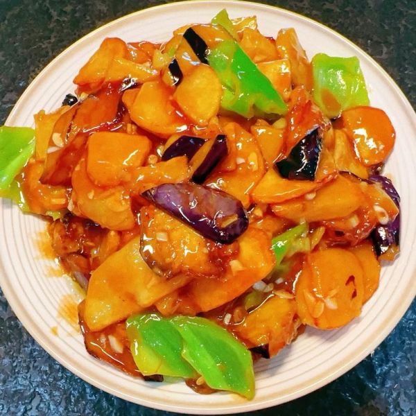 地三鲜正宗做法_东北地三鲜怎么做-第1张图片-山城妙识