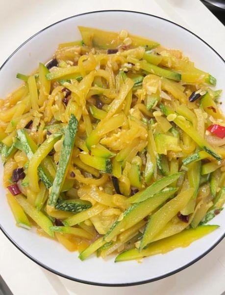 炒小南瓜怎么炒好吃_炒小南瓜的做法大全-第1张图片-山城妙识