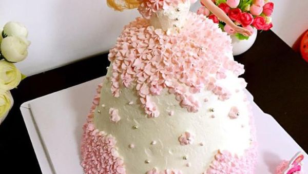 芭比娃娃水果蛋糕怎么做_芭比娃娃水果蛋糕图片大全-第3张图片-山城妙识