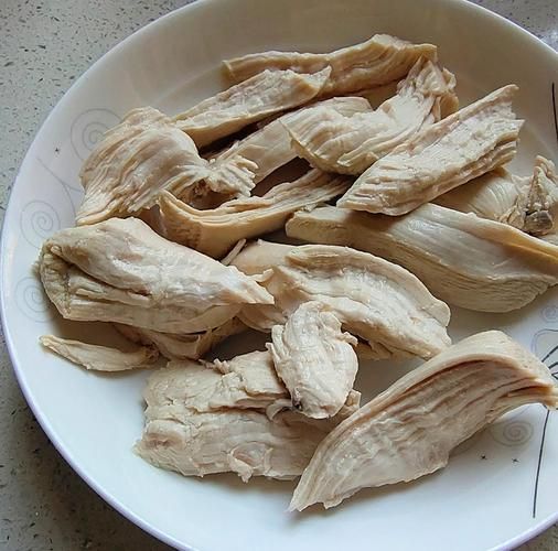 鸡胸脯怎么做好吃_水煮鸡胸脯做法-第1张图片-山城妙识