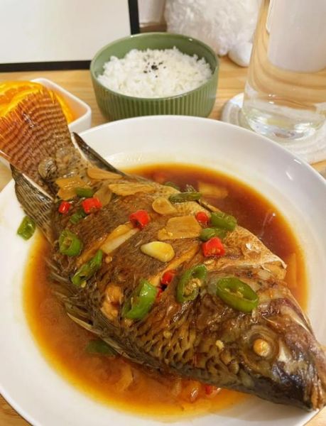 红烧罗非鱼怎么做不腥_红烧罗非鱼视频教程-第1张图片-山城妙识