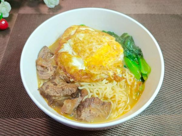 鸡蛋面怎么煮好吃又简单_鸡蛋面几分钟能熟-第1张图片-山城妙识