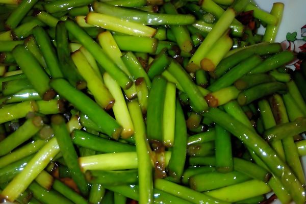 素炒蒜苔怎么做_素炒蒜苔用焯水吗-第2张图片-山城妙识 素炒蒜苔怎么做_素炒蒜苔用焯水吗-第2张图片-山城妙识