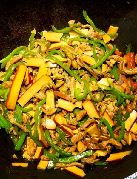 鸡蛋干怎么炒好吃_鸡蛋干炒什么配菜最香-第1张图片-山城妙识