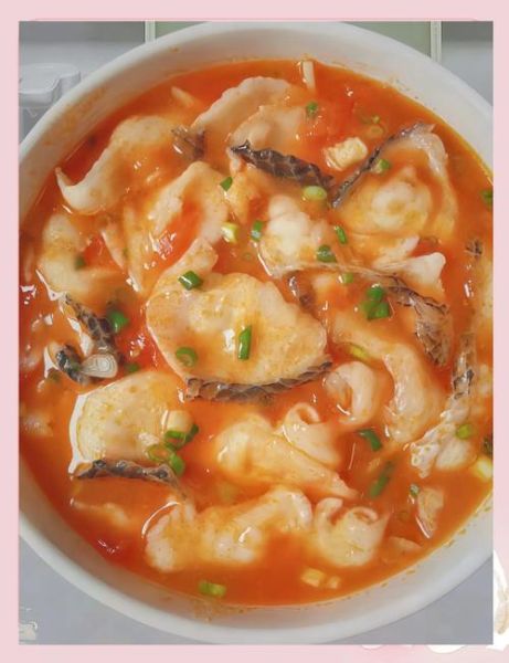 西红柿鱼片怎么做好吃又简单_新手零失败做法-第1张图片-山城妙识