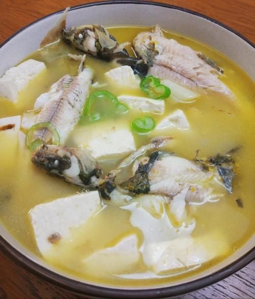 鲤鱼豆腐汤怎么做_家常做法窍门-第2张图片-山城妙识