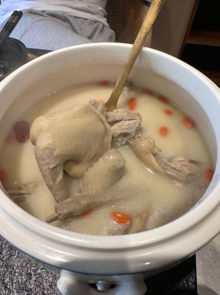 鸽子怎么炖好吃_鸽子汤放什么食材最香-第2张图片-山城妙识