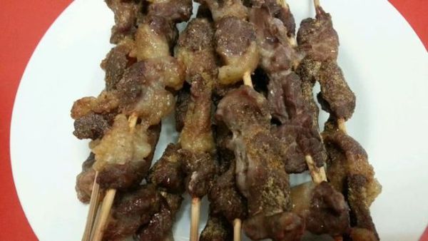 家庭版烤羊肉串怎么做_烤箱温度时间设置-第3张图片-山城妙识
