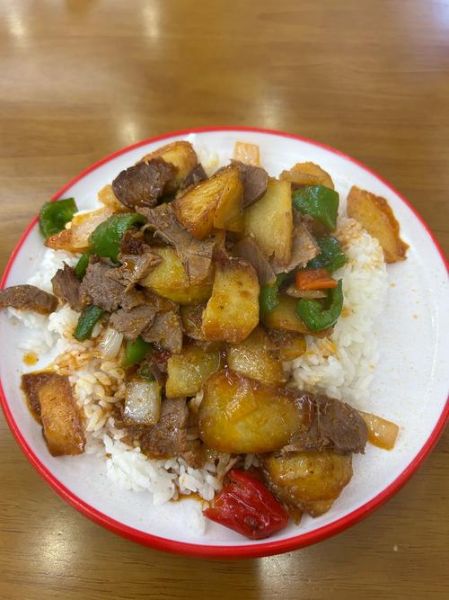 牛肉土豆焖饭电饭煲怎么做_牛肉土豆焖饭电饭煲窍门-第1张图片-山城妙识