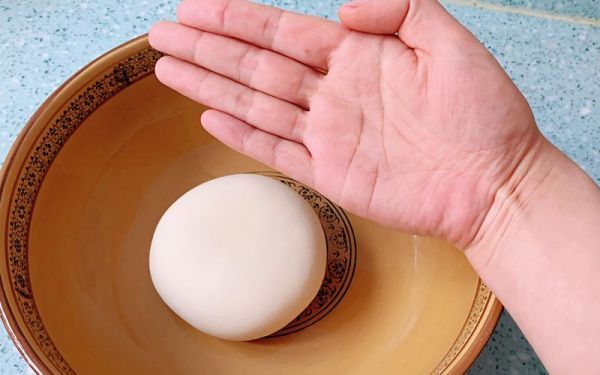 揉面团的正确手法_揉面团需要多久-第1张图片-山城妙识