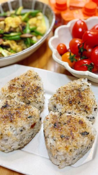 饭团怎么捏_饭团怎么保存-第3张图片-山城妙识