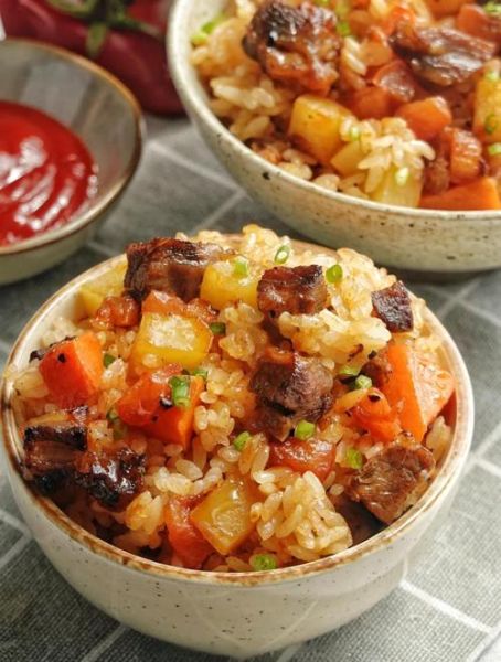 土豆牛肉焖饭怎么做_土豆牛肉焖饭用高压锅还是电饭煲-第1张图片-山城妙识