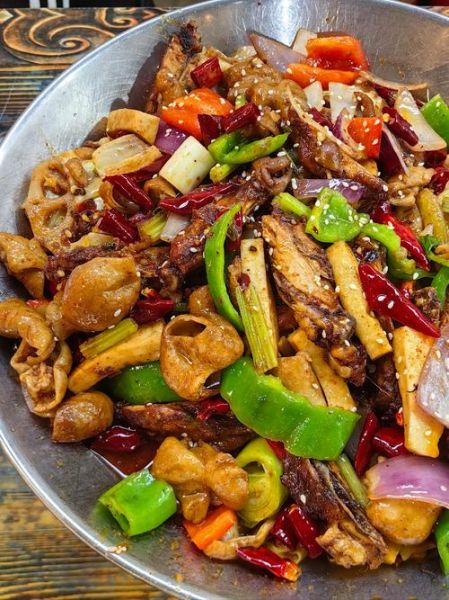 干锅肥肠怎么做_干锅肥肠最正宗的做法-第1张图片-山城妙识