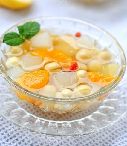 冰糖湘莲怎么做_冰糖湘莲功效与禁忌-第3张图片-山城妙识