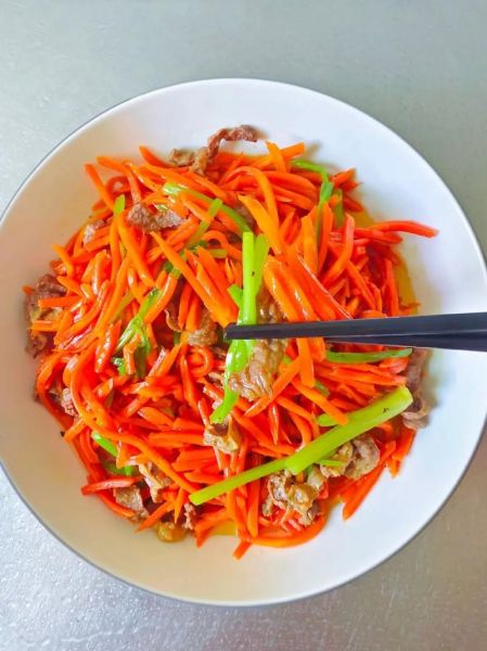 胡萝卜丝怎么炒好吃_胡萝卜丝的家常做法-第1张图片-山城妙识