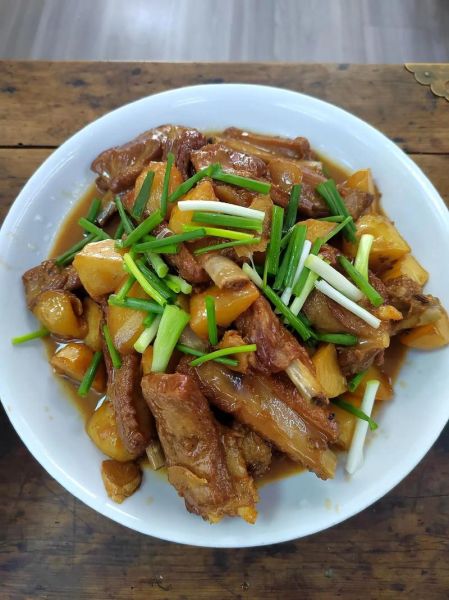 湘菜红烧排骨怎么做_湘味红烧排骨的正宗做法-第1张图片-山城妙识