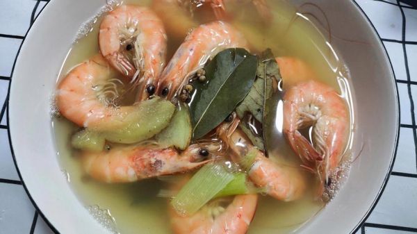 清水煮大虾几分钟最好_虾肉不老不腥的秘诀-第3张图片-山城妙识