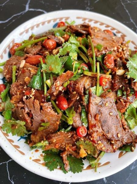 凉拌牛肉怎么做才嫩_正宗凉拌牛肉的做法-第3张图片-山城妙识