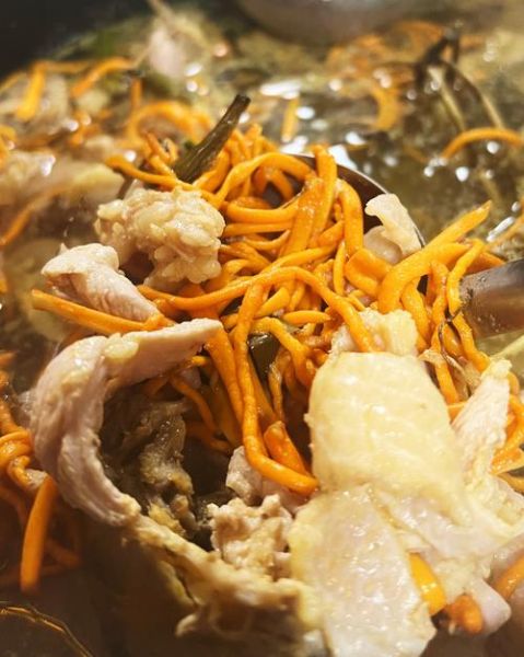 清炖鸡骨架怎么炖好喝_清炖鸡骨架汤的家常做法-第2张图片-山城妙识