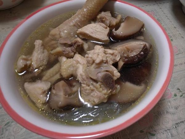 香菇炖鸡腿怎么做好吃_香菇炖鸡腿的家常做法-第2张图片-山城妙识 香菇炖鸡腿怎么做好吃_香菇炖鸡腿的家常做法-第2张图片-山城妙识